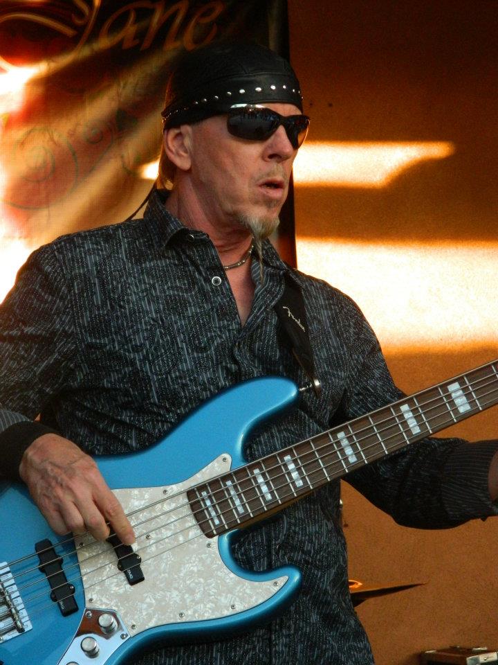 Roger Lee Strosky is on StageIt