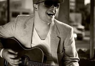 Ian James is on StageIt