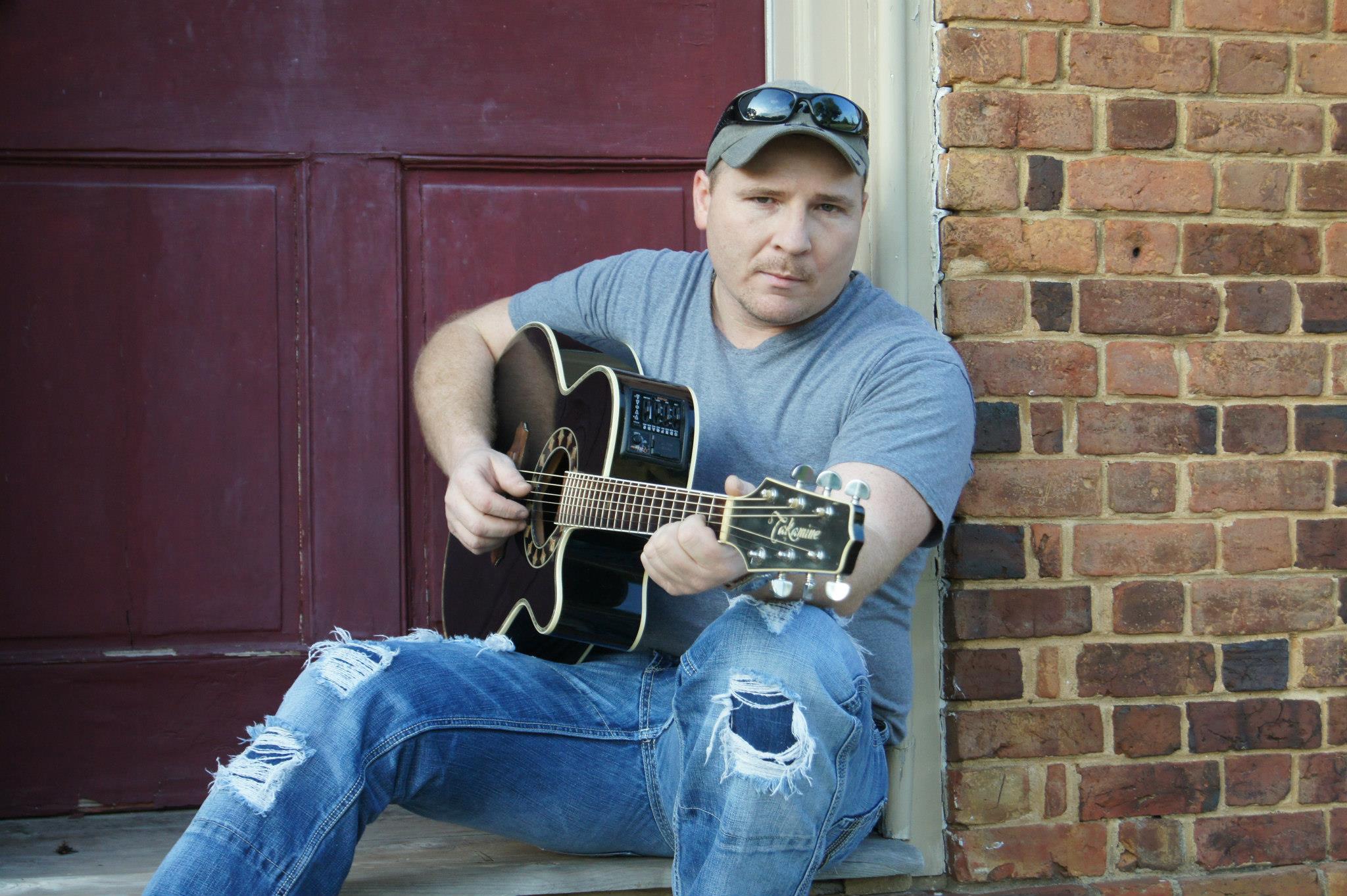 Rob Skaggs is on StageIt