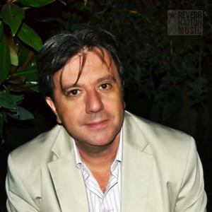 Antonio Simone is on StageIt