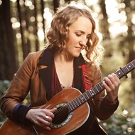 aimeeringle is on StageIt