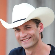 Wade Hayes is on StageIt