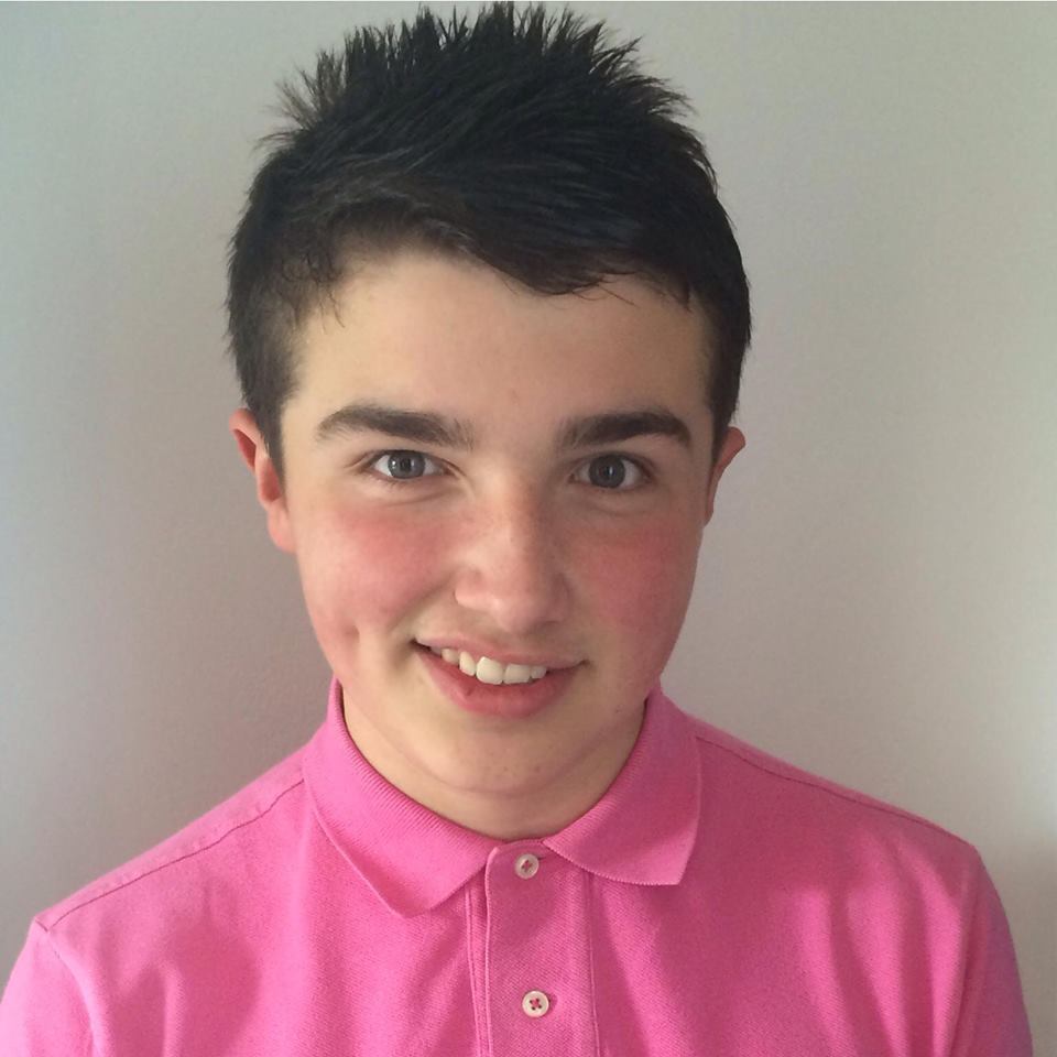 Lewis Middleton is on StageIt