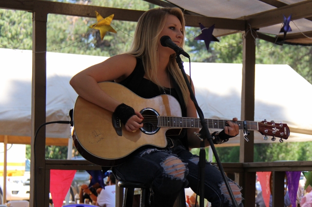 Stacy Stone is on StageIt