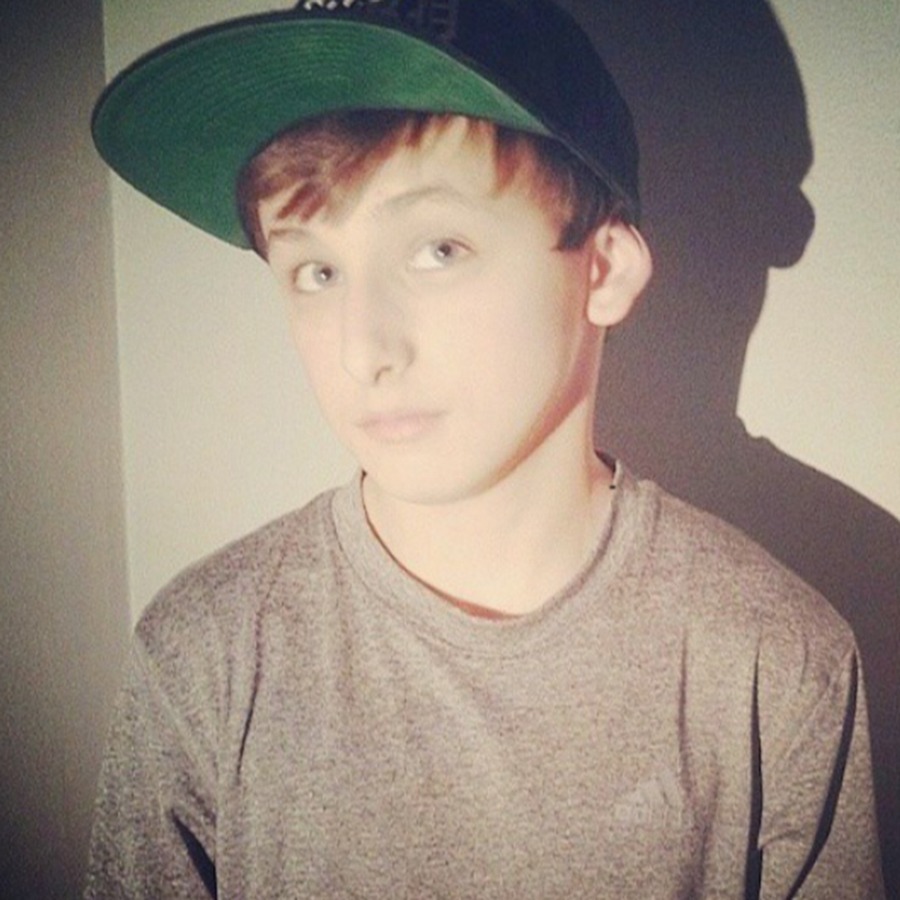 Alexander mock is on StageIt