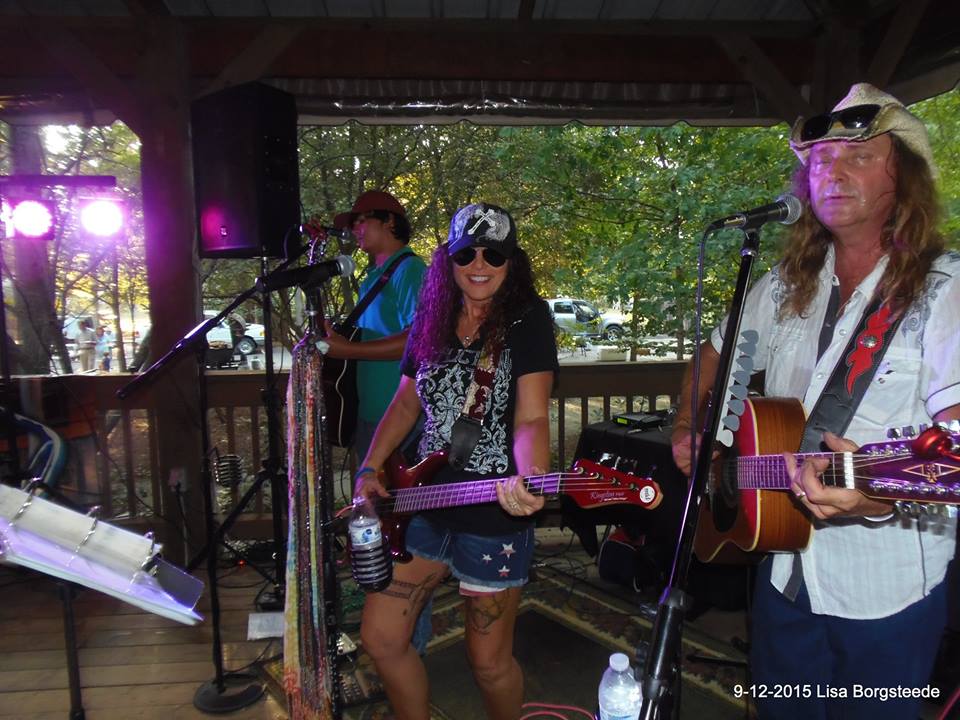 Vicki Lea Parnell is on StageIt