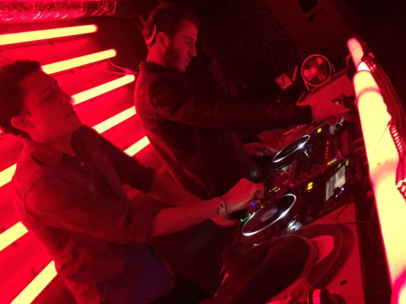 Fly District is on StageIt