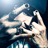 Manny Cabo is on StageIt