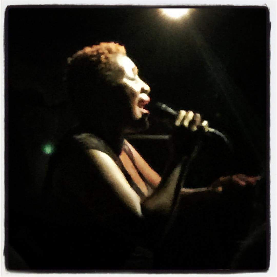 Roz White is on StageIt