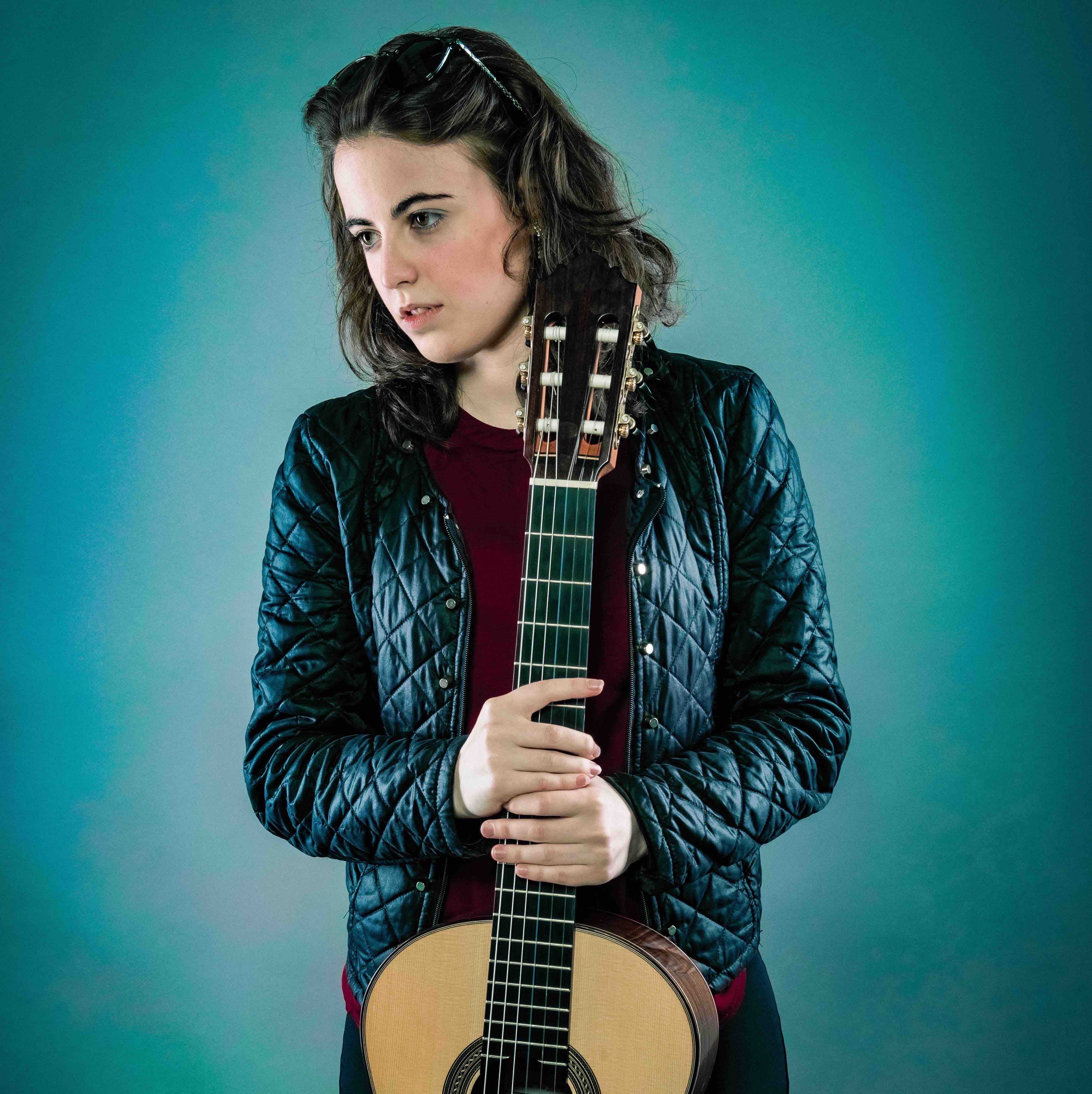 Merce Font, Classical Guitarist is on StageIt