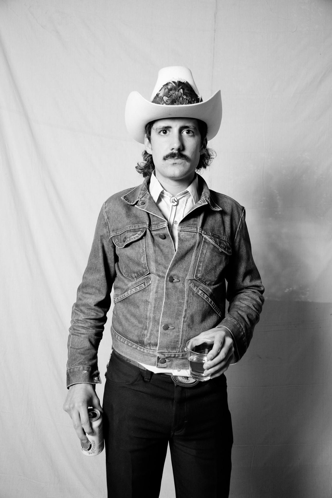 DYLAN EARL is on StageIt