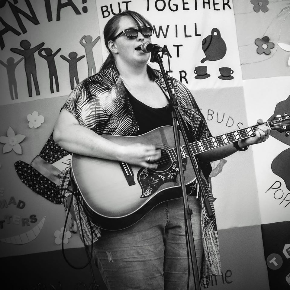 Sarah Hardman is on StageIt