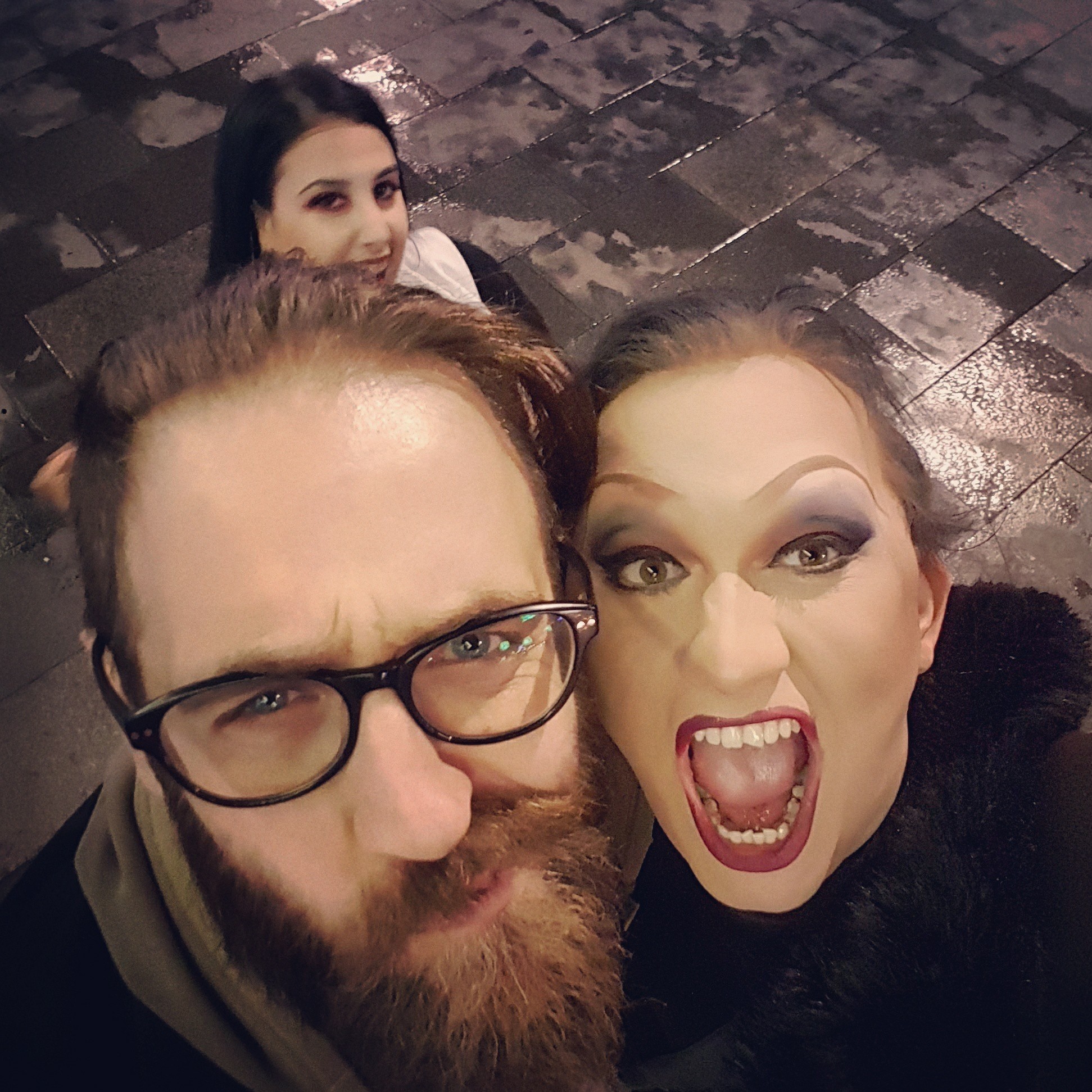 Manolis Vamvounis is on StageIt