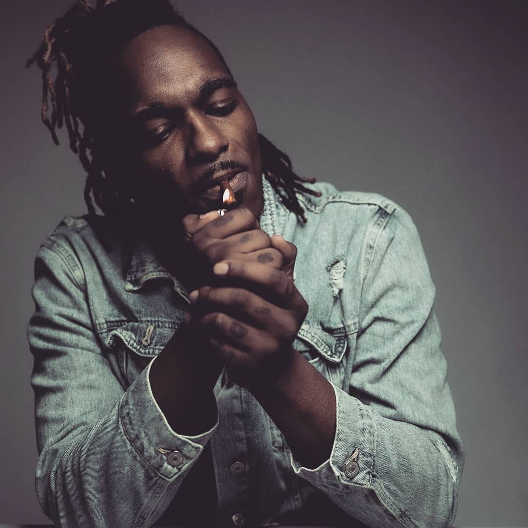 Kaddy Kobain is on StageIt