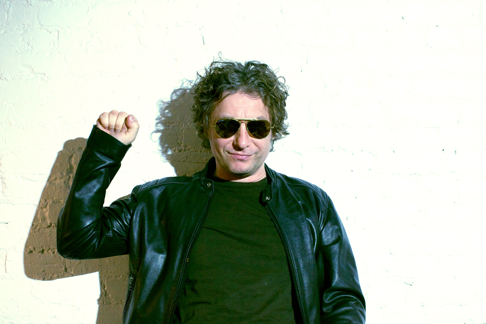 James Maddock is on StageIt