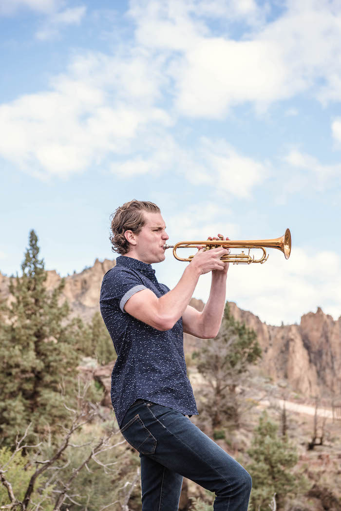 Max Ribner is on StageIt