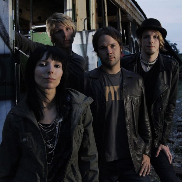 Niki Barr Band is on StageIt